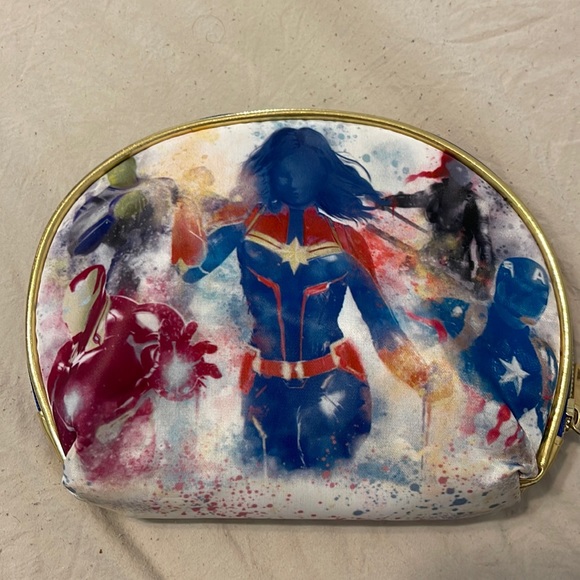 Marvel | Makeup | Marvel Avengers Makeup Cosmetics Bag Limited Edition ...